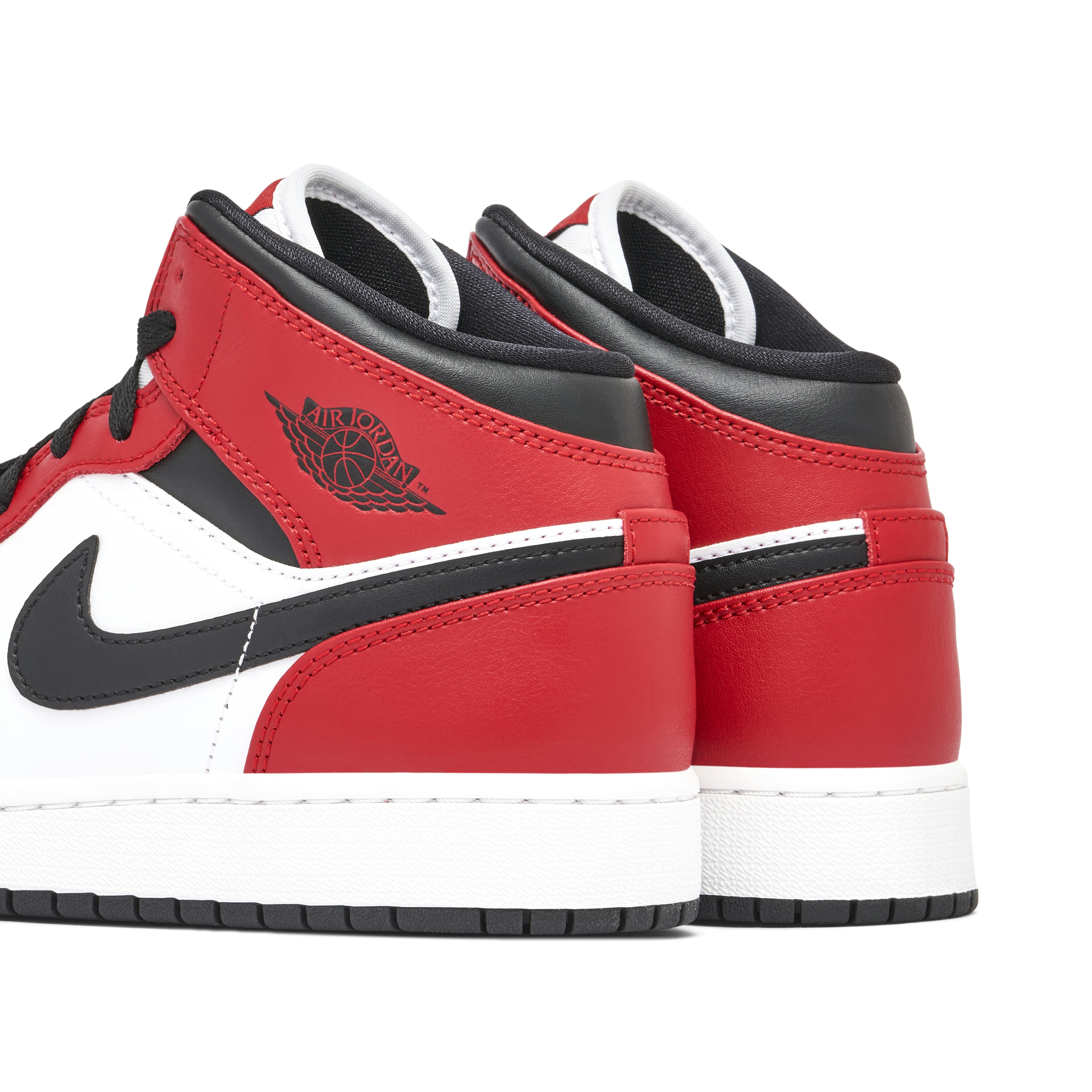 Air Jordan 1 Mid Chicago Toe GS | 554725-069 | Laced